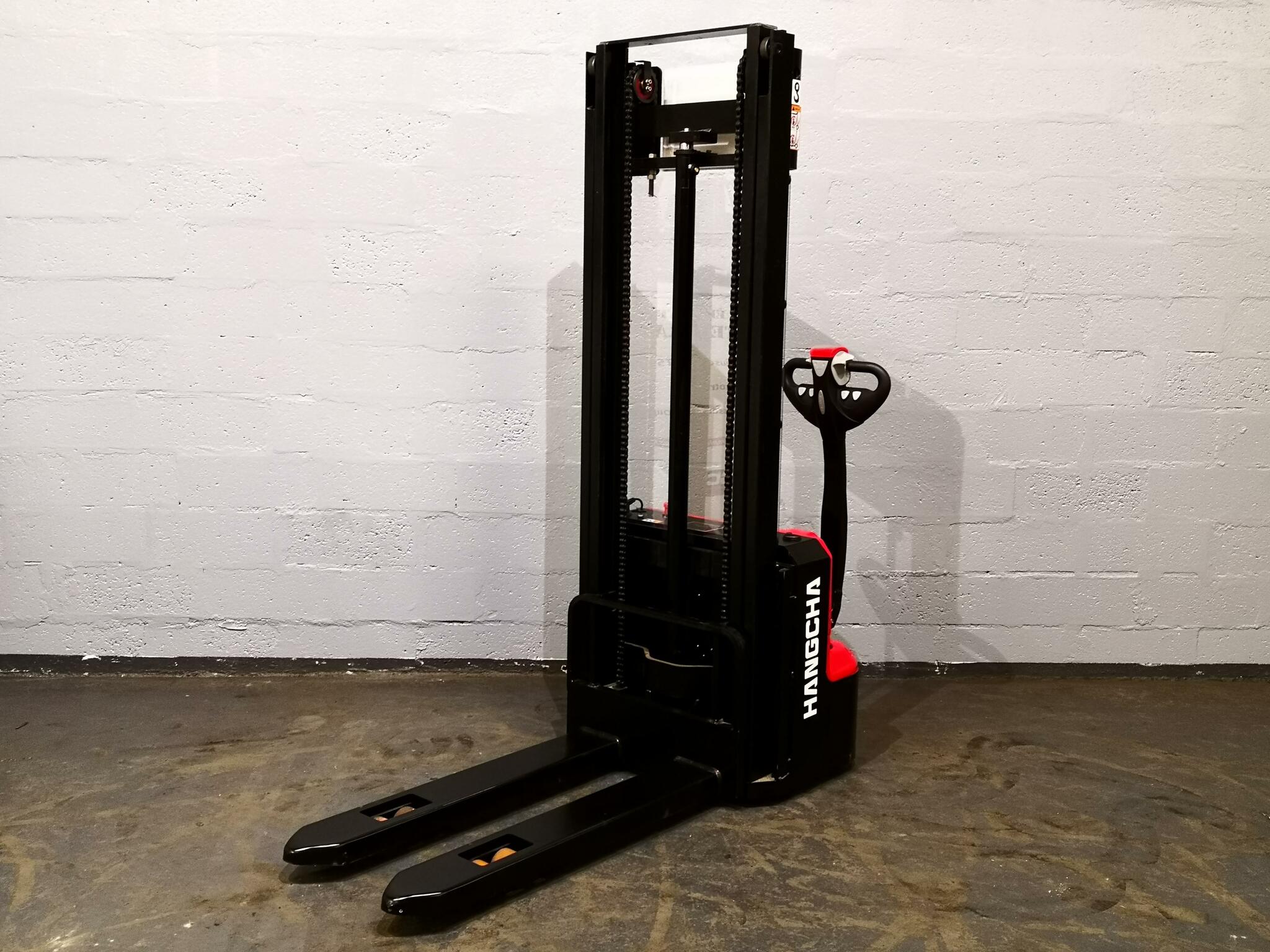 Pallet stacker secondhand on sale at CAPM Europe