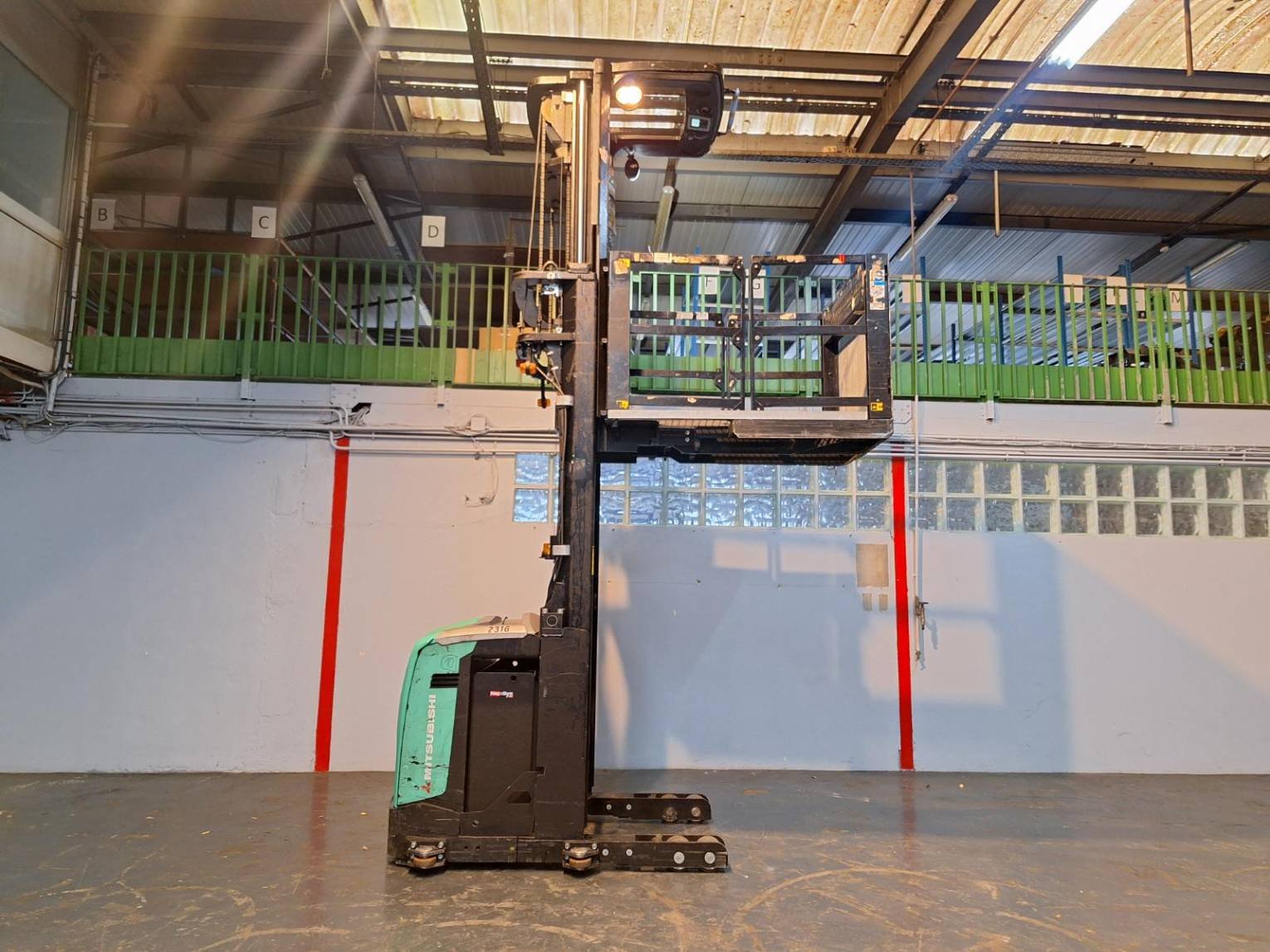 Man-up order picker secondhand on sale at CAPM Europe