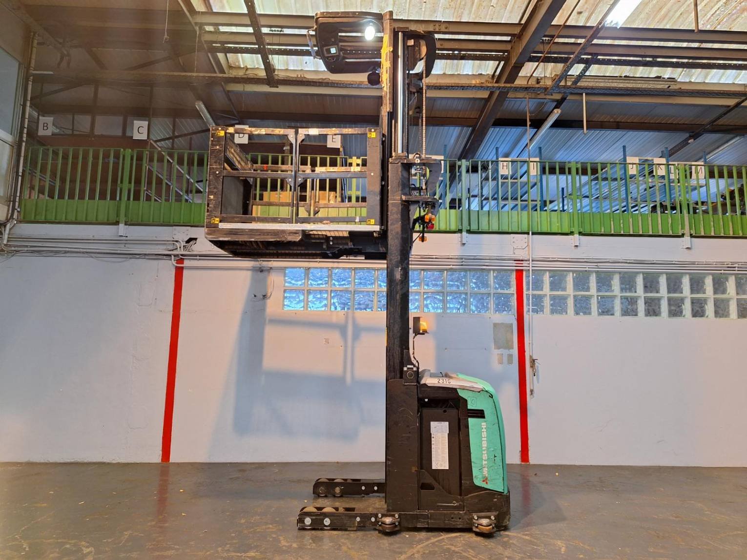 Man-up order picker secondhand on sale at CAPM Europe