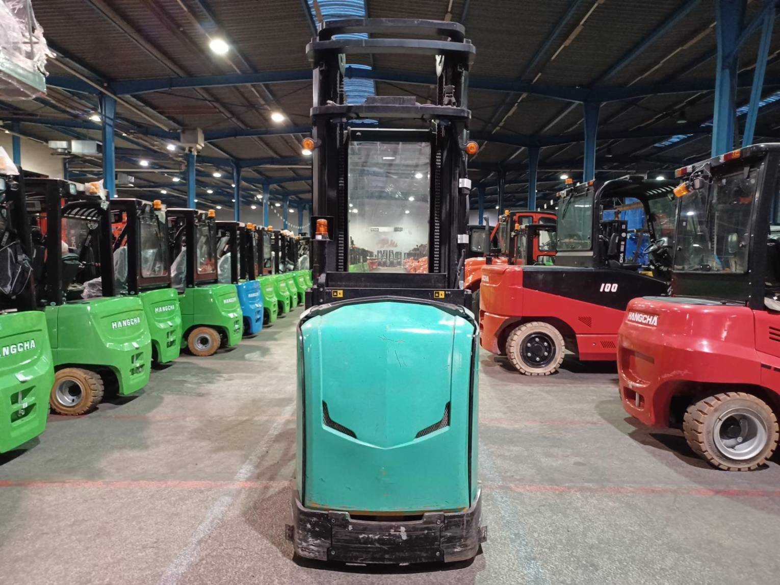 Man-up order picker secondhand on sale at CAPM Europe