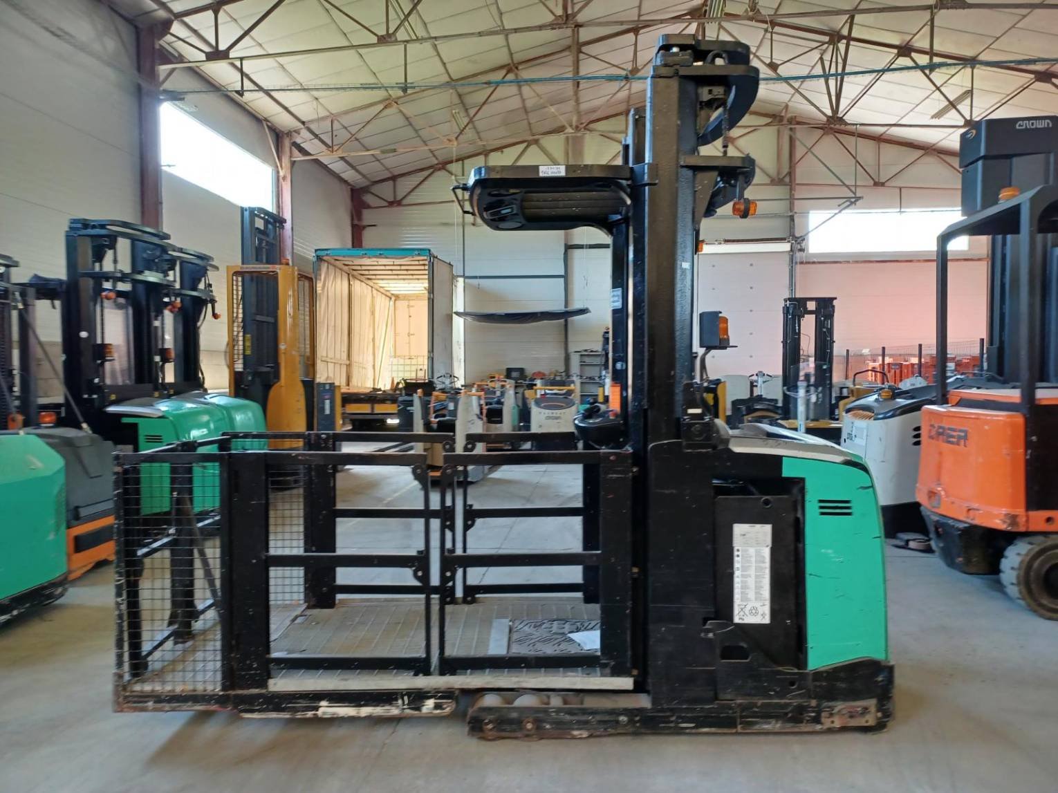 Man-up order picker secondhand on sale at CAPM Europe